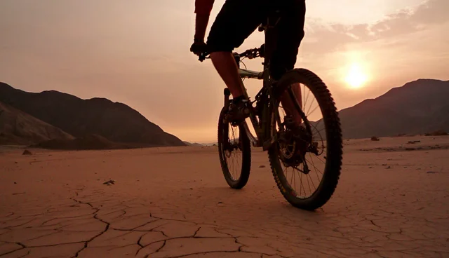 Mountain biking in Peru on Vimeo