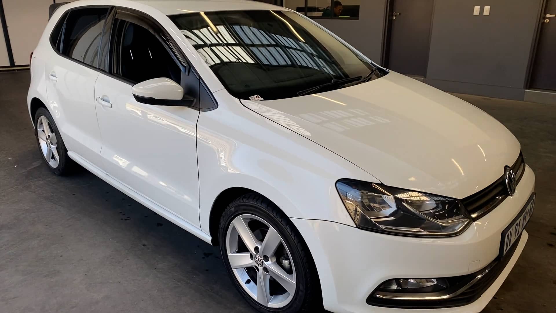 2015 Volkswagen Polo 1.2 TSI Comfortline (66 KW) on Vimeo