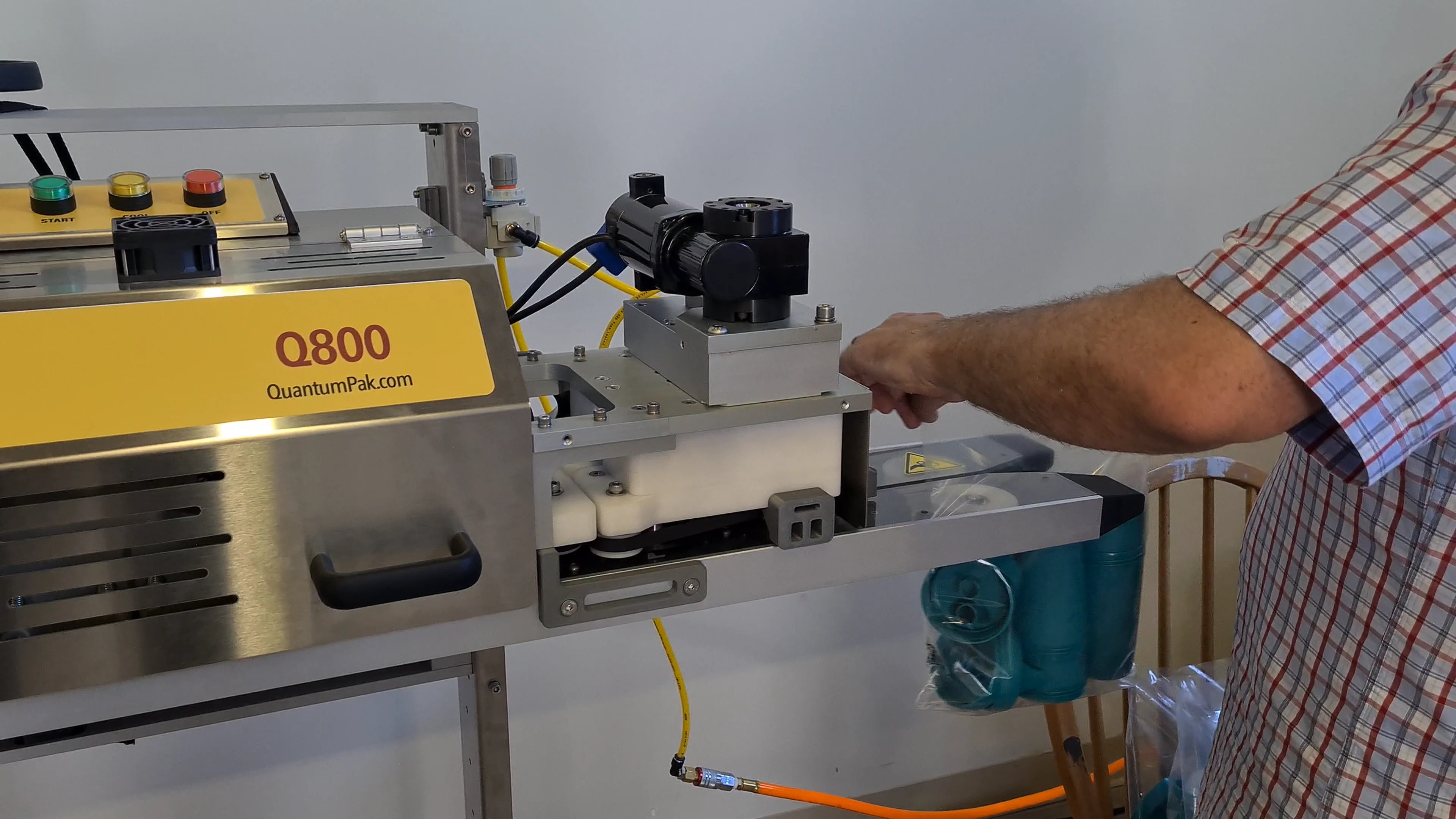 QuantumPak Q800T sealer & trimmer