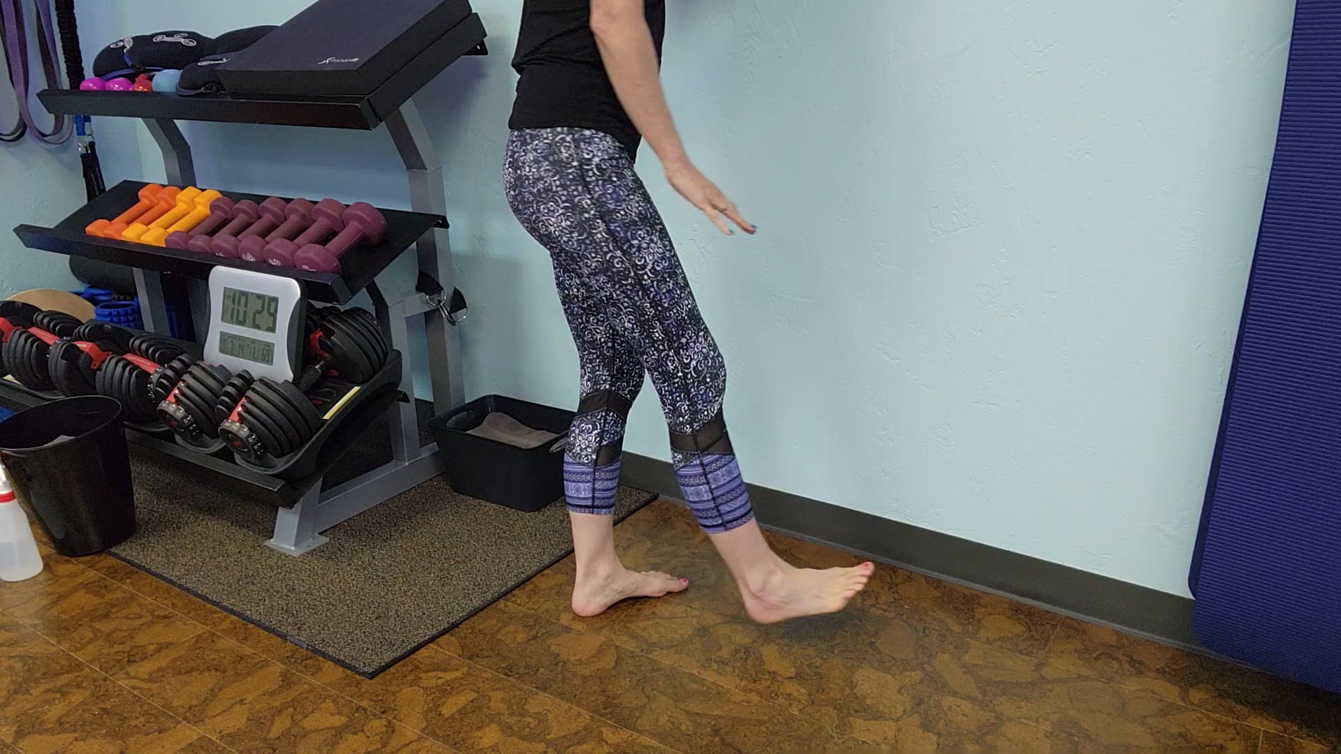 Standing single leg heel raise on Vimeo