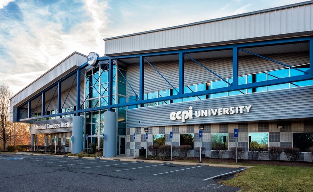 ECPI University’s Northern Virginia Campus Commencement Ceremony 2022 ...