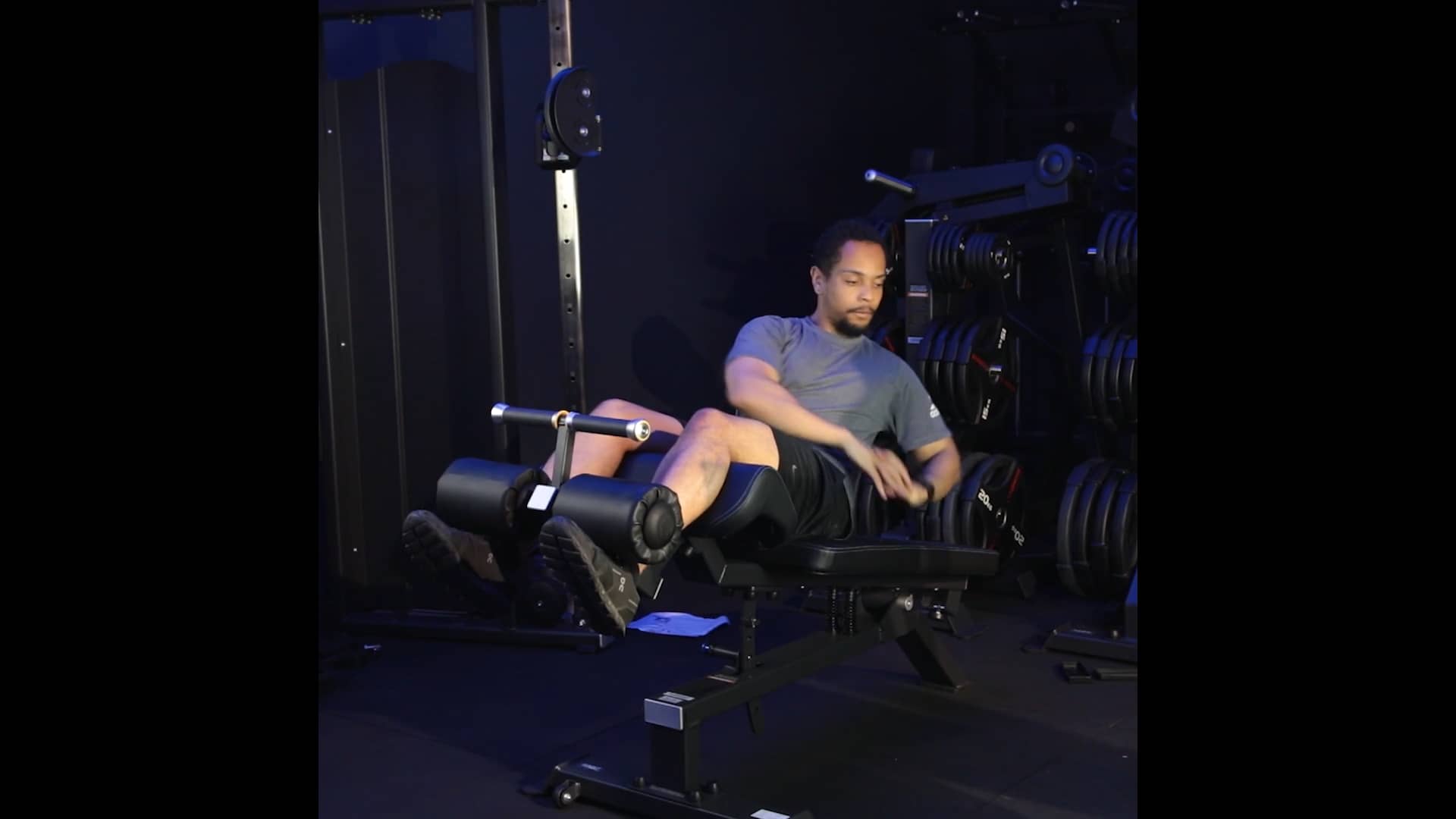 EID1945 - Sit Up Bench Russian Twist on Vimeo