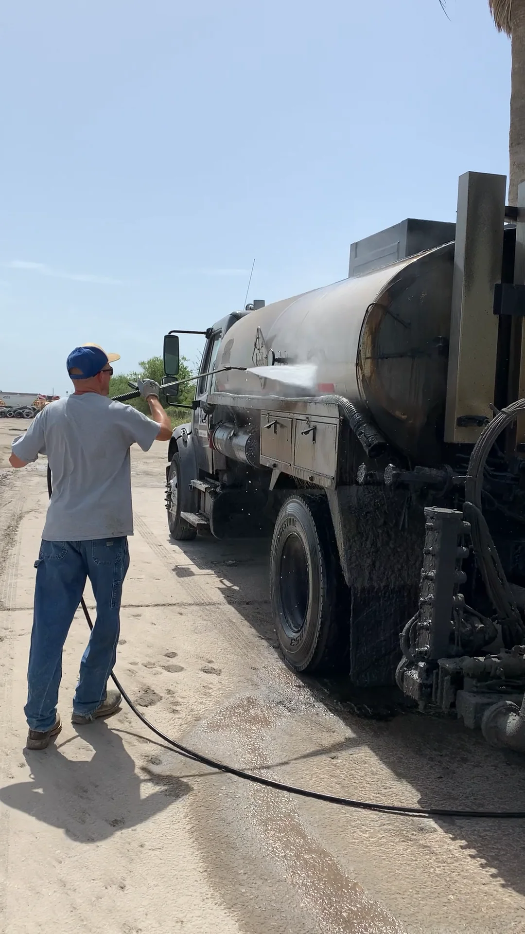 Paversol Tar and Asphalt Remover Step 2 on Vimeo