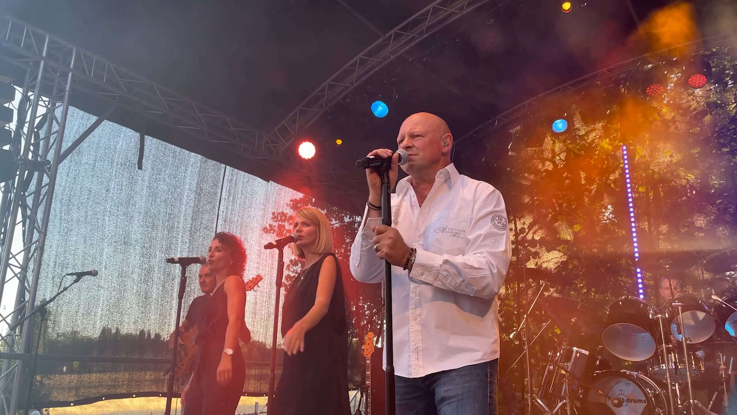 Phil Collins & Genesis Tribute Band en concert à Mamer on Vimeo
