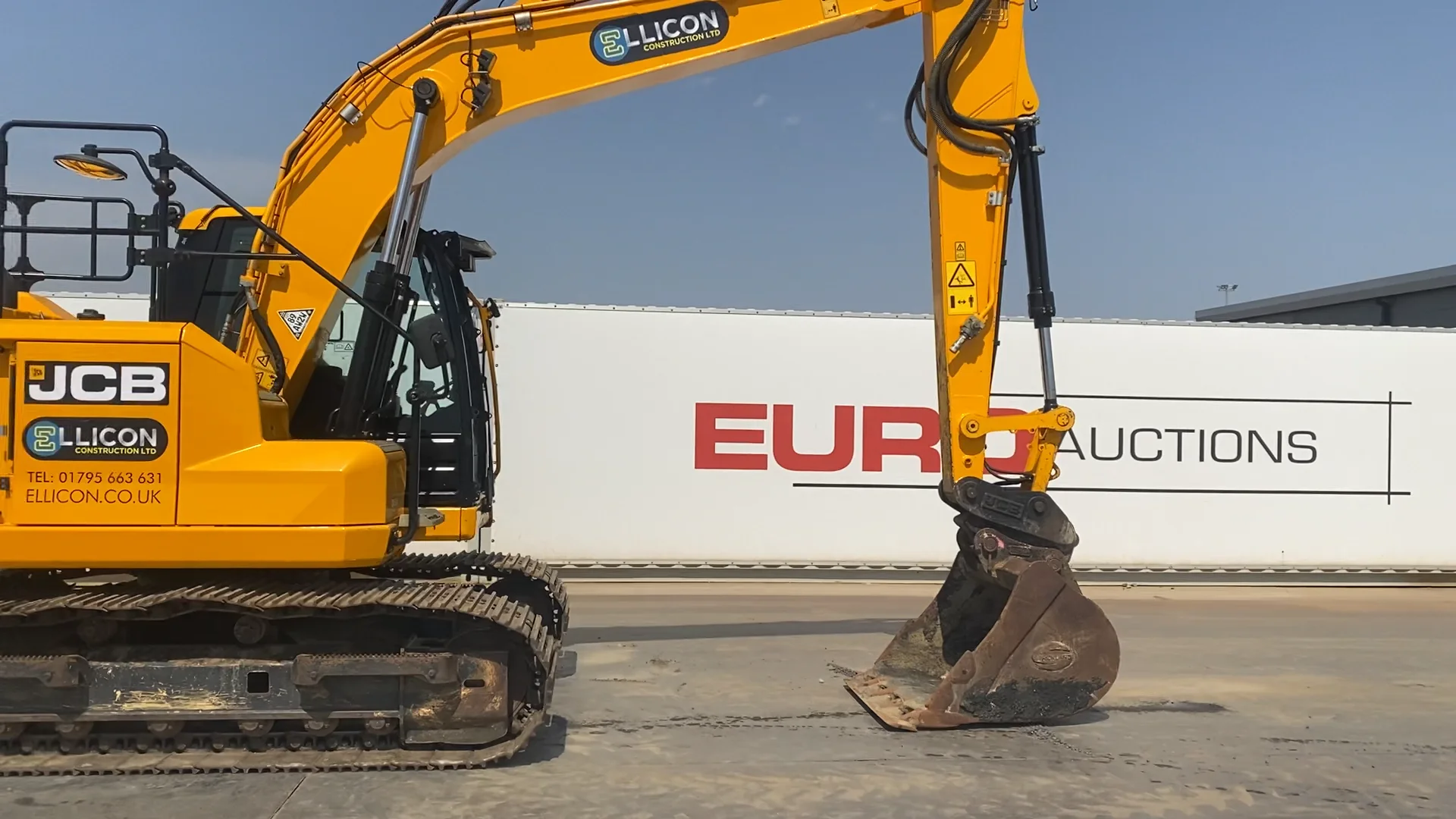 JCB 140X LC 700mm Pads- Leeds August 22 on Vimeo
