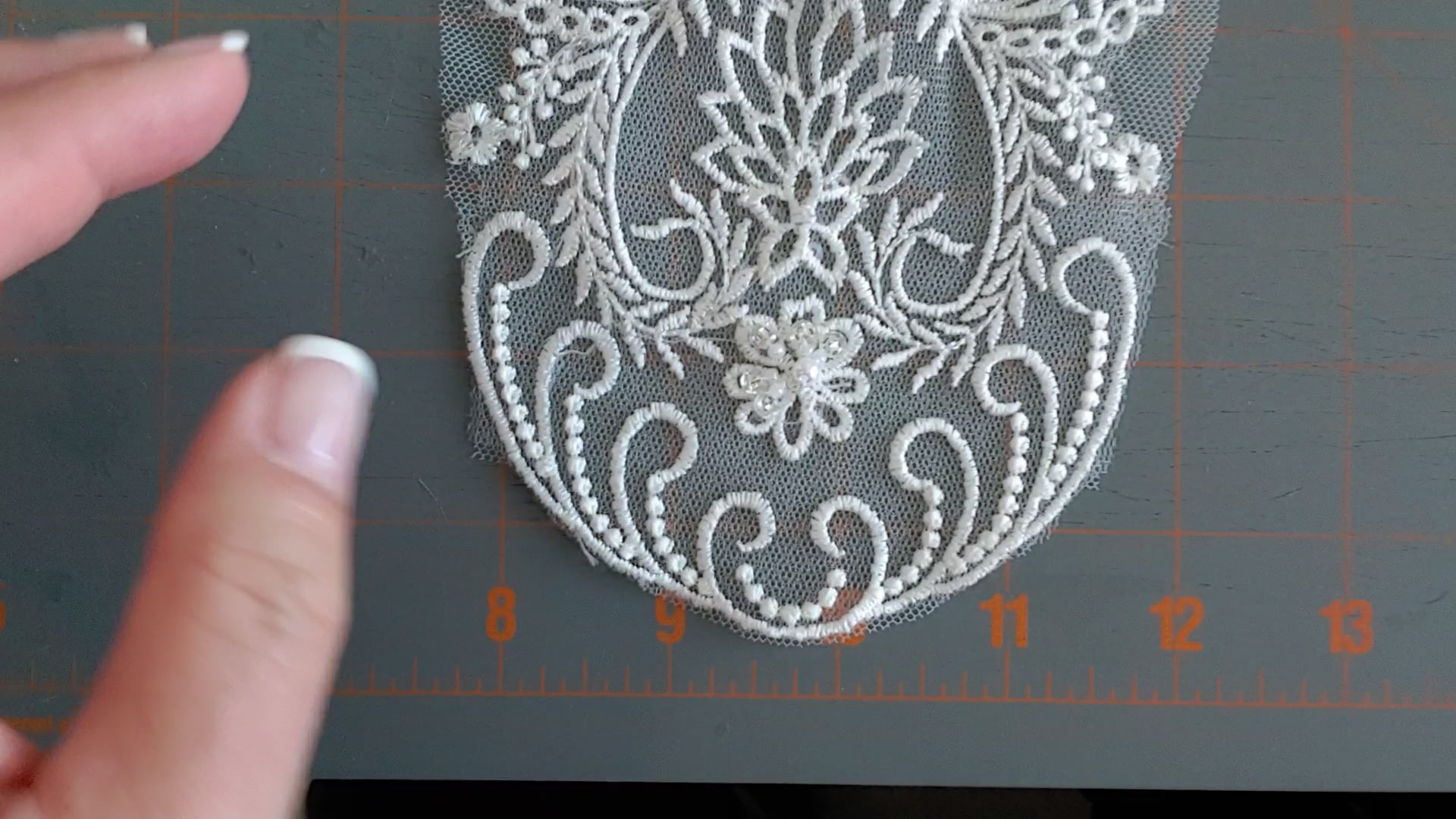 outline beadwork on Vimeo