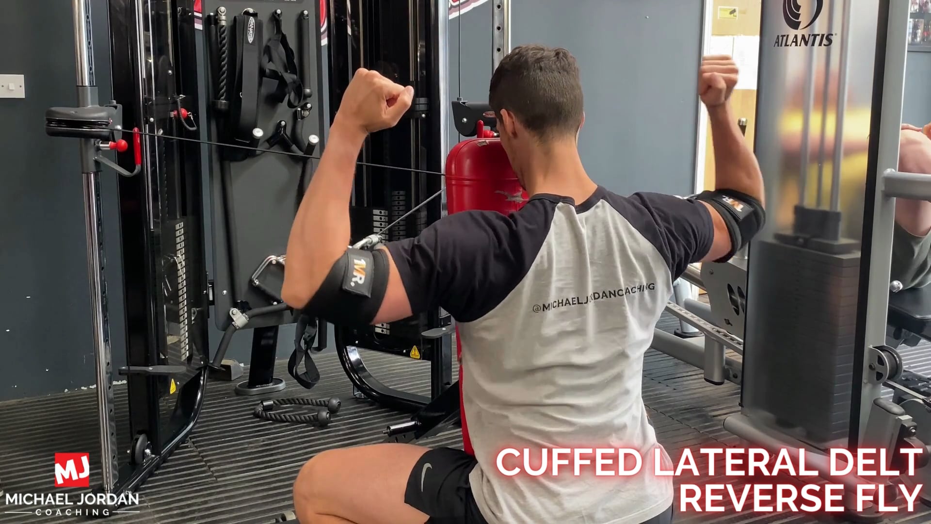 cuffed lateral delt reverse fly.mp4 on Vimeo