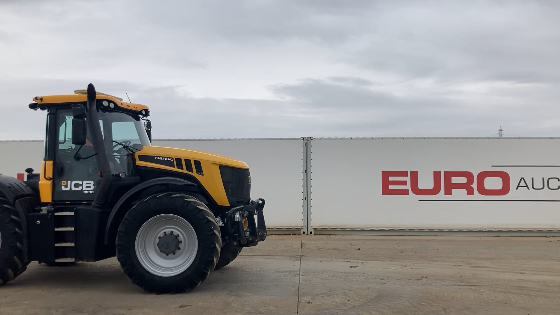 JCB FASTRAC 3230 4WD Tractor - Leeds August 22 on Vimeo