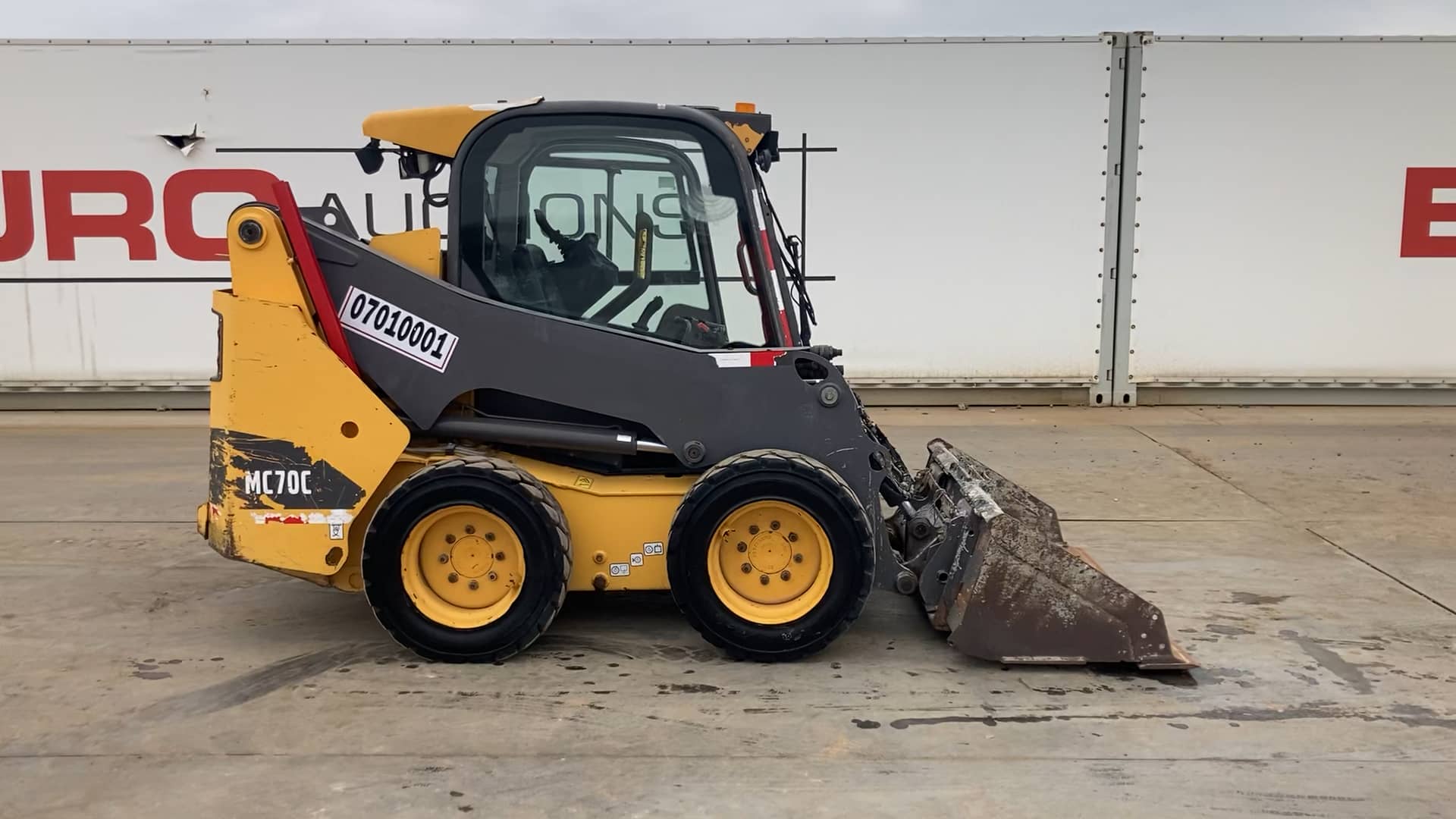 Volvo MC70C Skidsteer Loader - Leeds August 22 on Vimeo