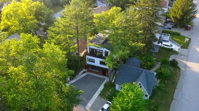 4 Maple Cres, Stouffville on Vimeo