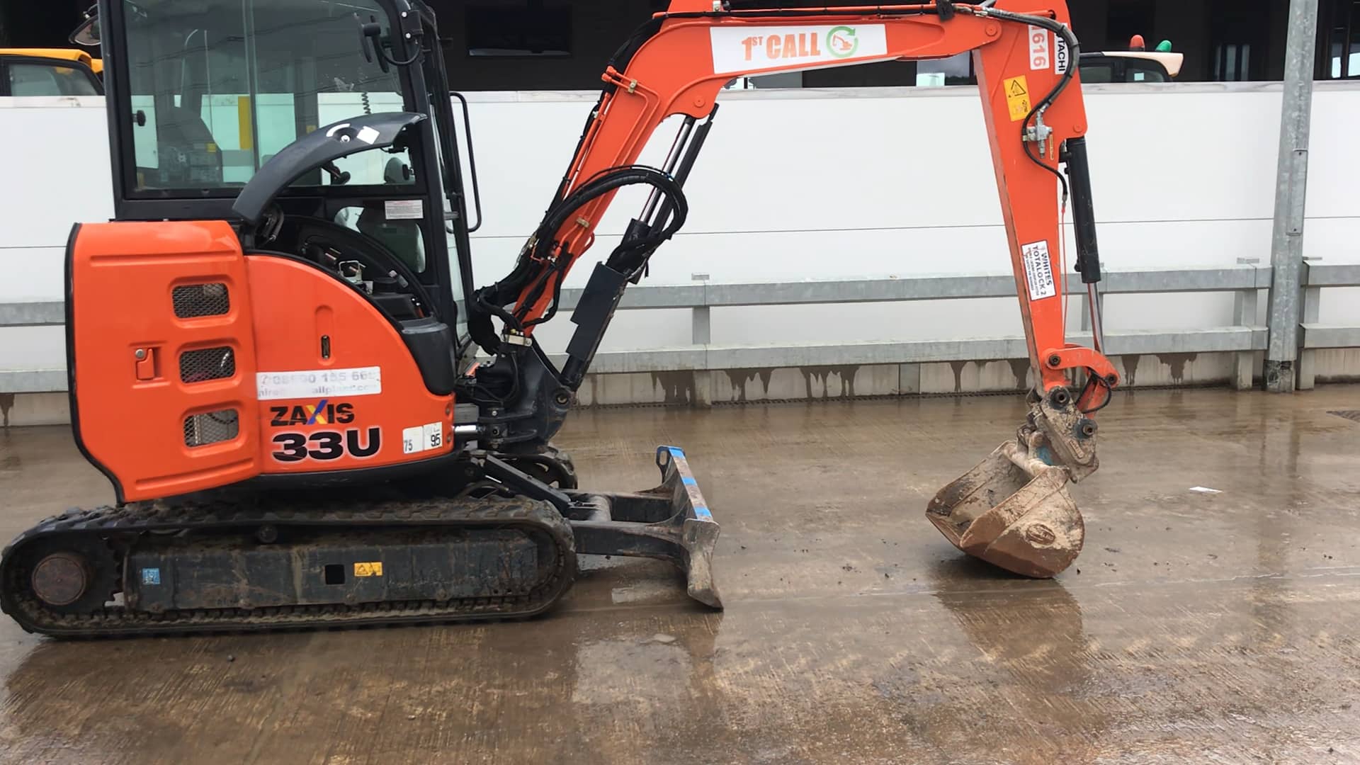 Hitachi ZX33U-5A CLR- Leeds August 22 on Vimeo