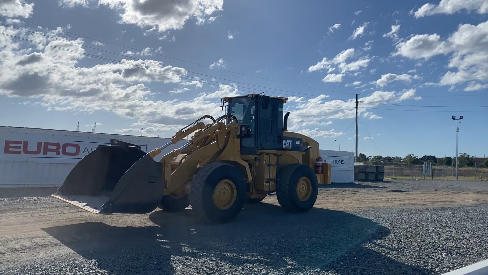 CAT IT38H Wheeled Loader - Brisbane August 2022 on Vimeo