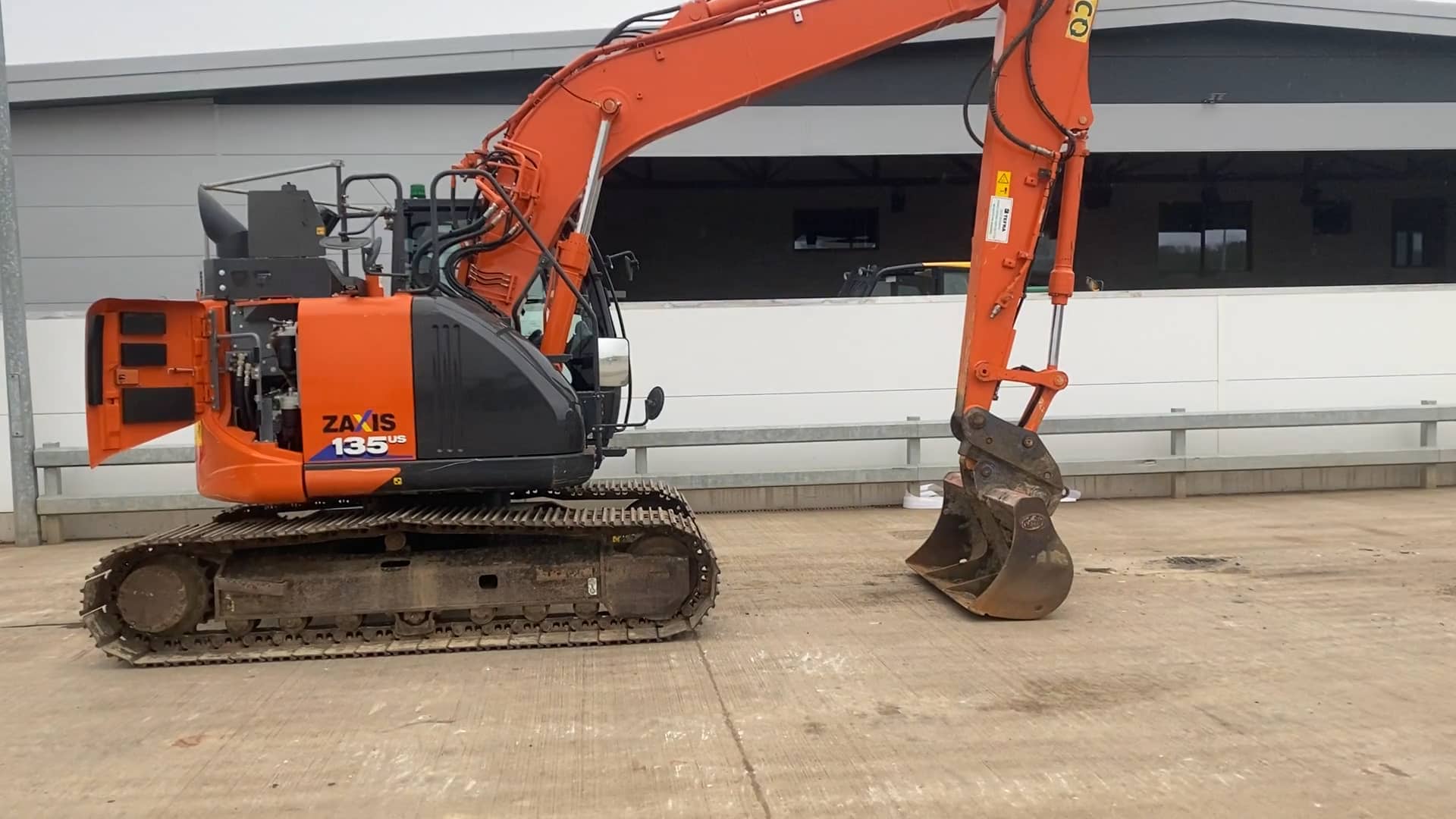 Hitachi ZX135US-6 700mm Pads- Leeds August 22 on Vimeo