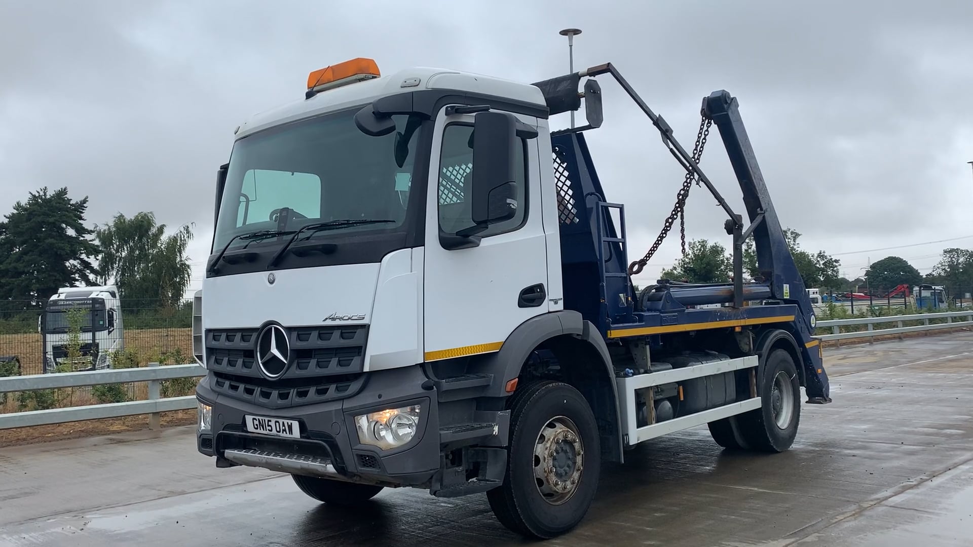 Mercedes Arocs 4x2 Skip Loader Lorry- Leeds August 22 on Vimeo