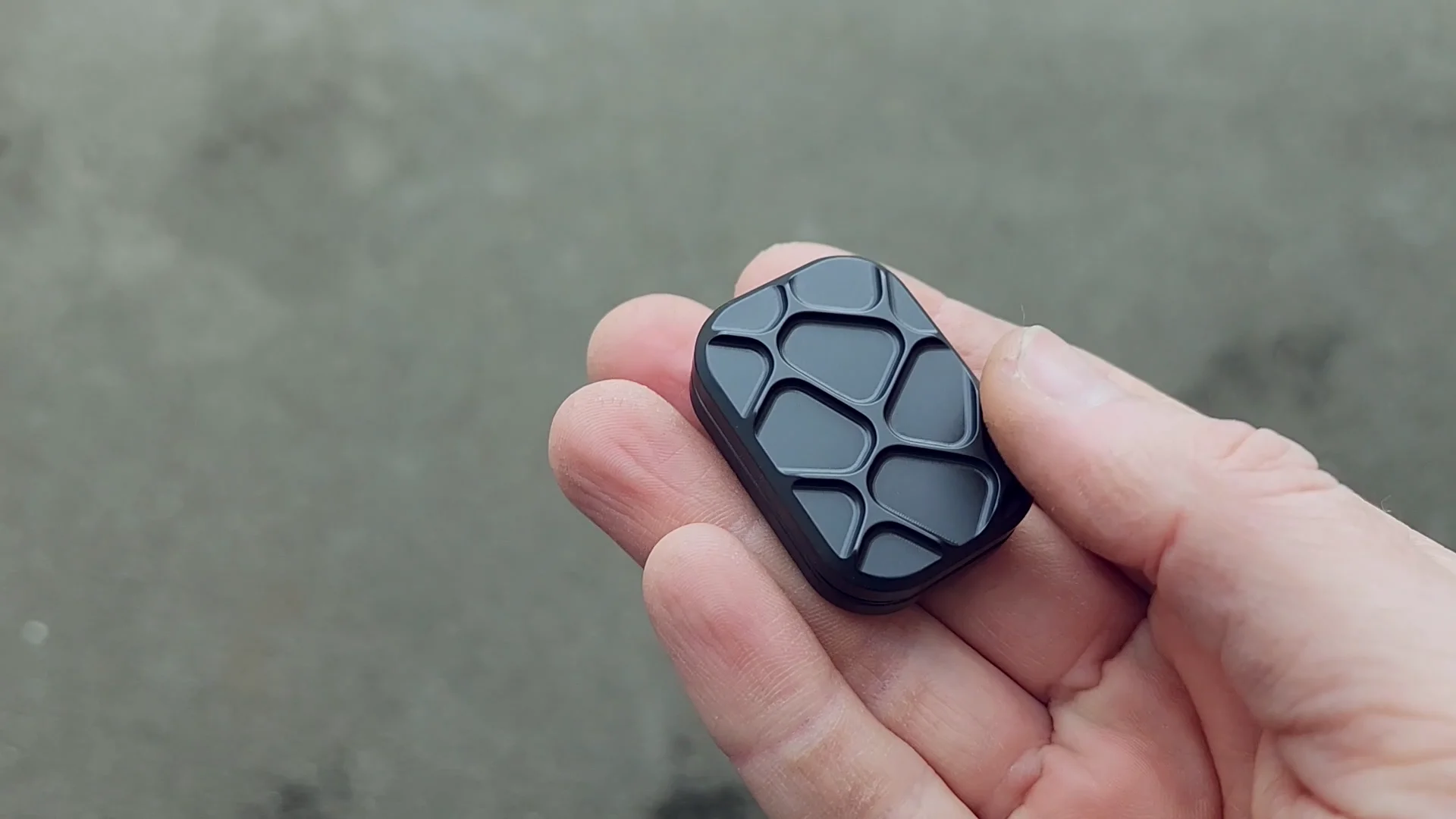 Cell Zirconium Fidget Slider.mov on Vimeo