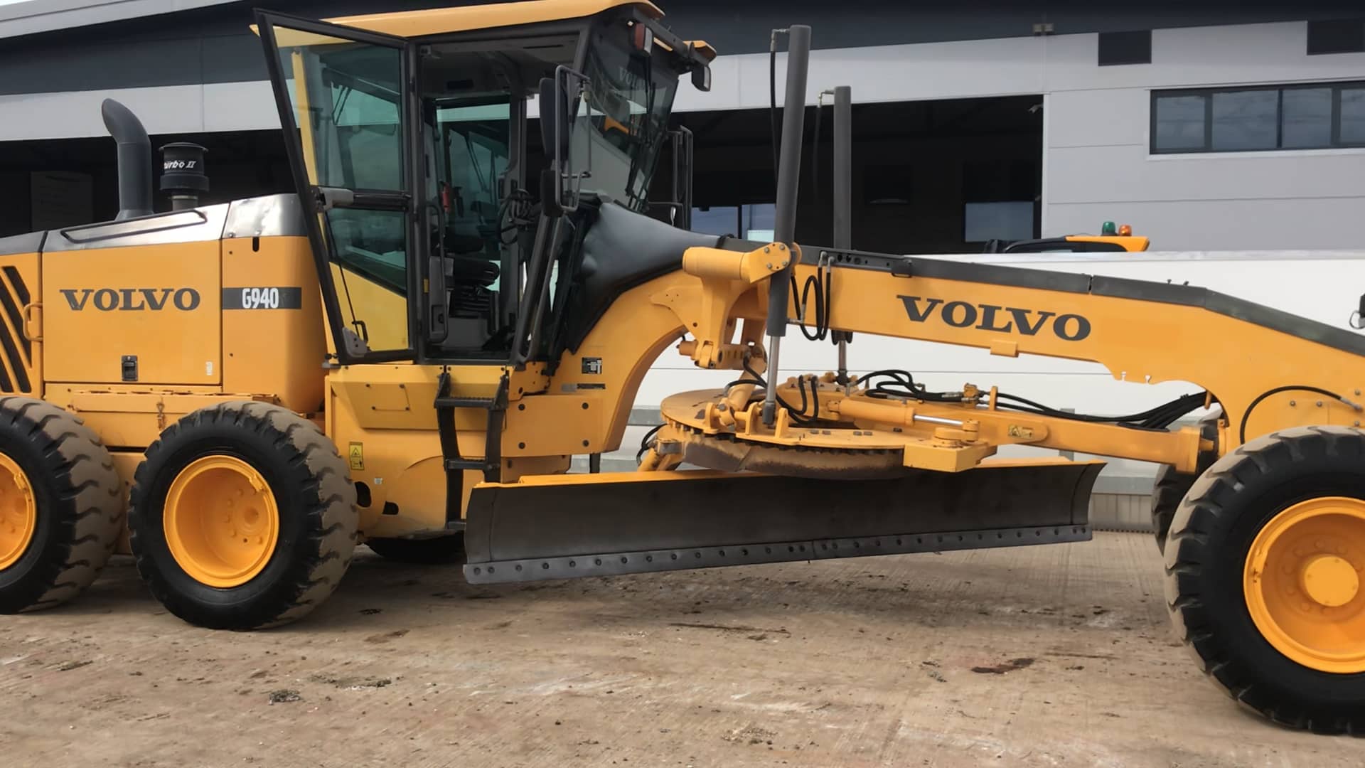 Volvo G940 Motor Grader - Leeds August 22 on Vimeo