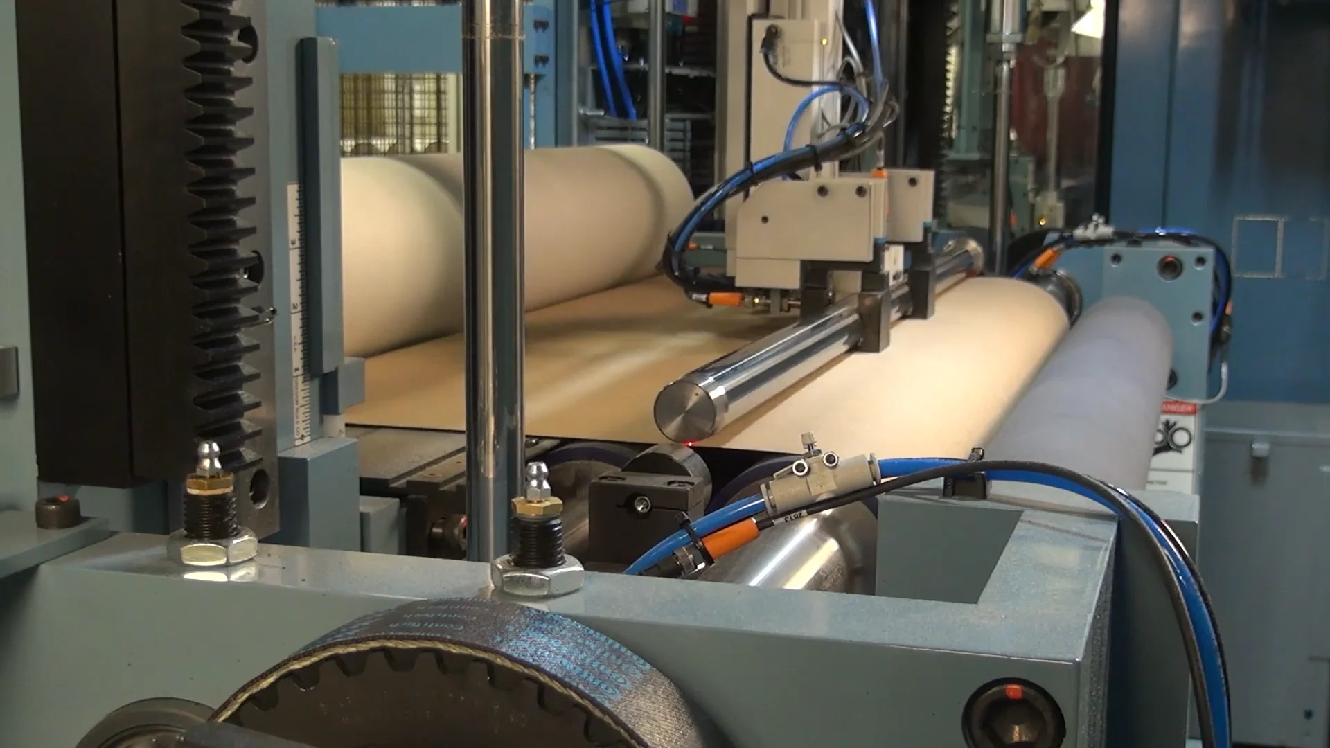 CJJF 36 Coreless Fully Automatic Slitter Rewinder on Vimeo
