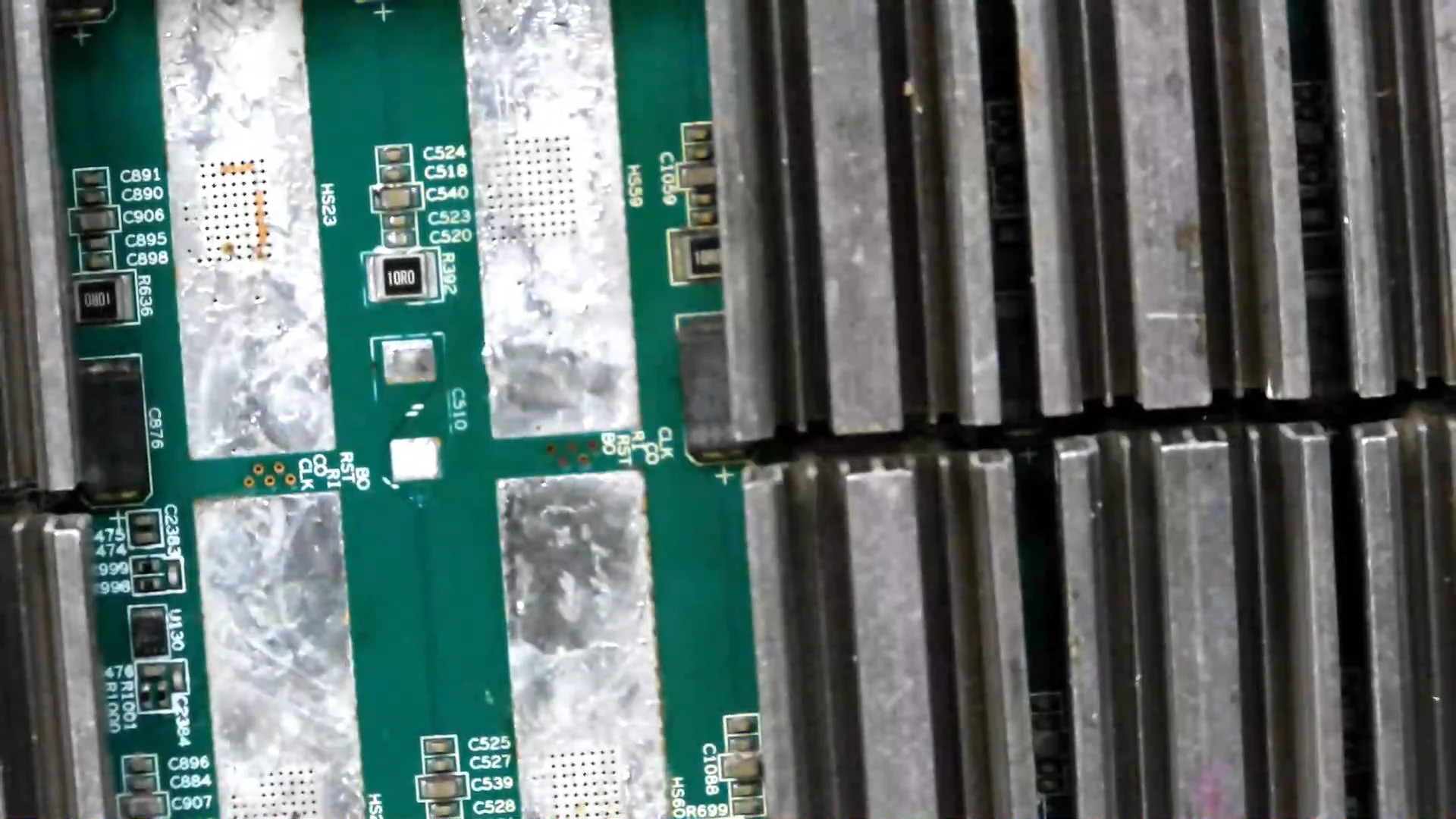 Learn to solder in one minute: Antminer T17 Hash Board Demonstrates SMD ...