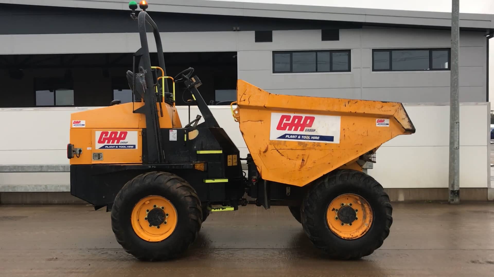 JCB 9TFT 9 Ton Dumper - Leeds August 22 on Vimeo