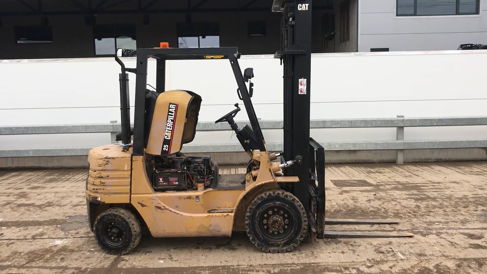 CAT DP25 Diesel Forklift - Leeds August 22 on Vimeo