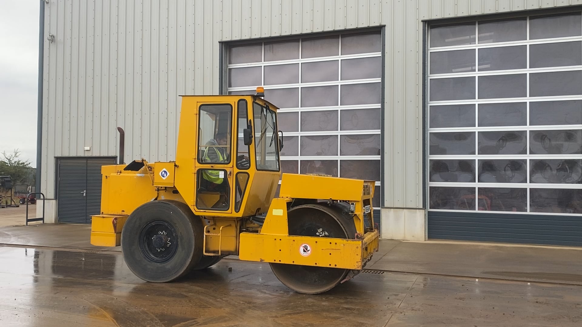 Bitelli Single Drum Vibrating Roller - Leeds August 22 on Vimeo