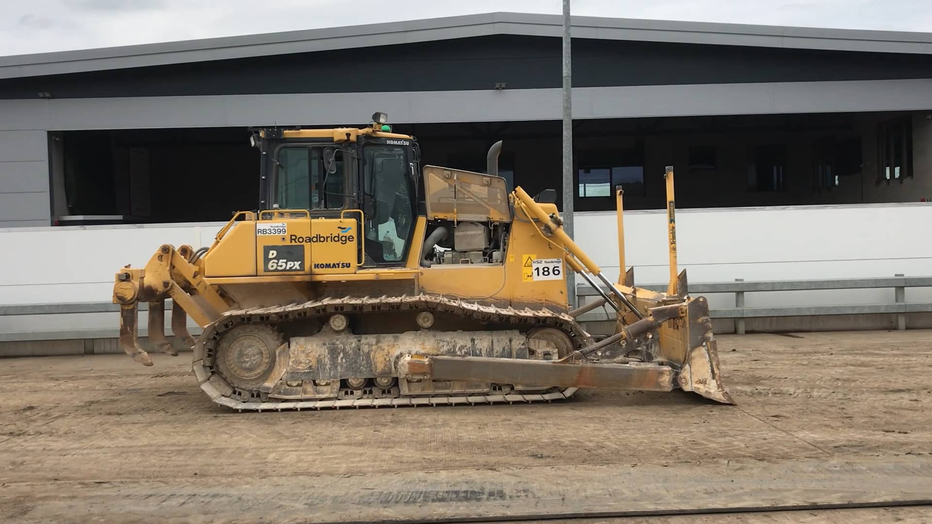 Komatsu D65PX-17 Straight Blade & Tilt- Leeds August 22 on Vimeo