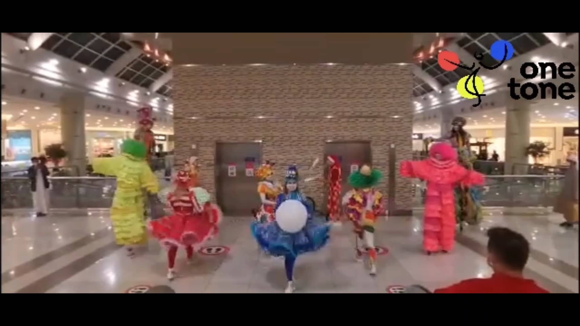 ROAMING PERFORMERS - One Tone Entertainment on Vimeo