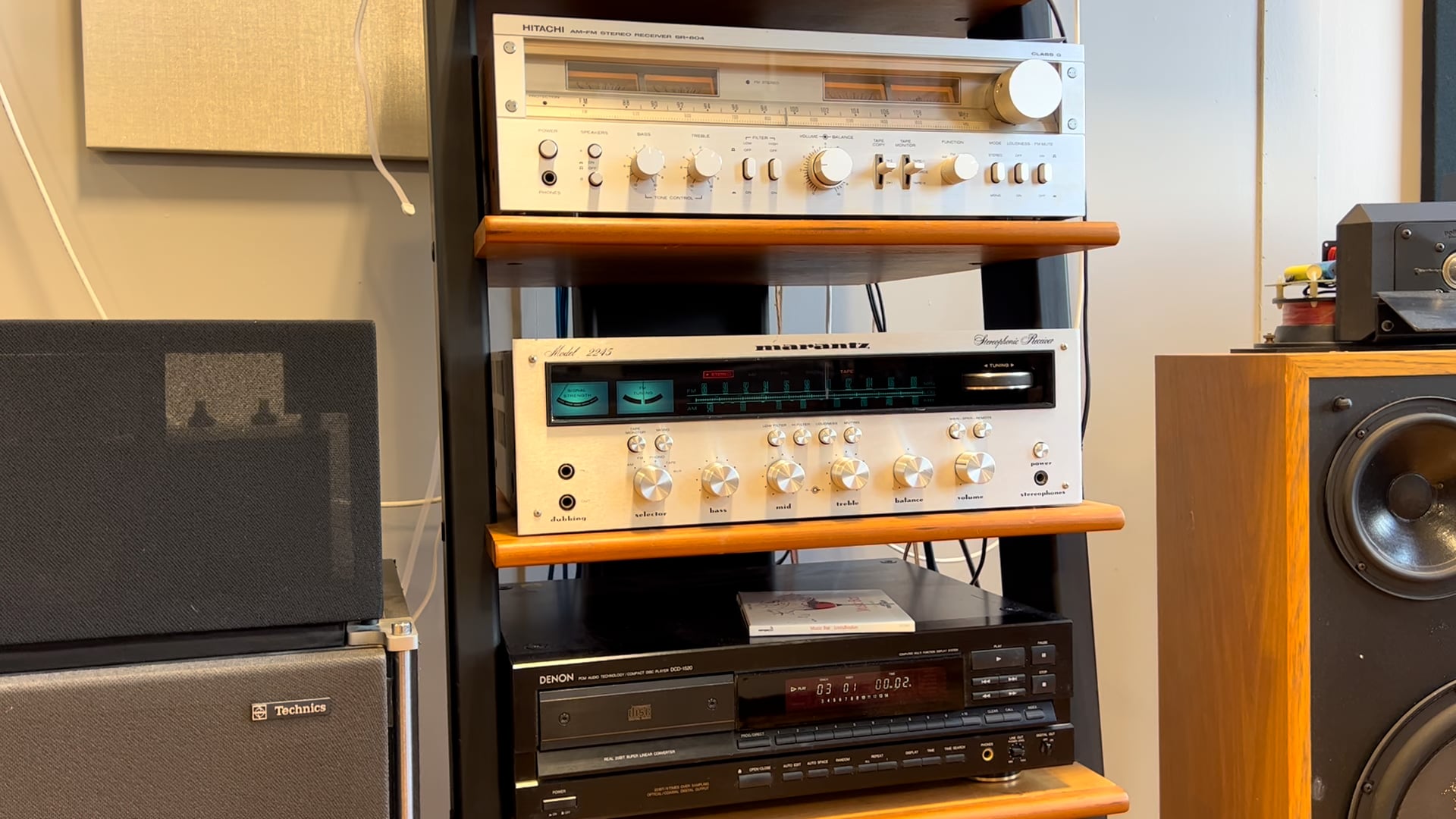 Marantz 2245, Pioneer PL-500, Denon DCD-1520, Polk RTA-12C on Vimeo