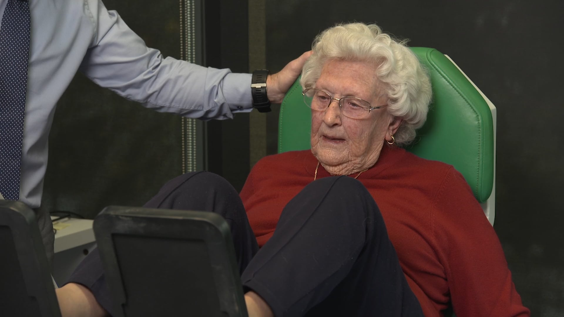 Resistance training for frailty: Seated leg press - strength training ...