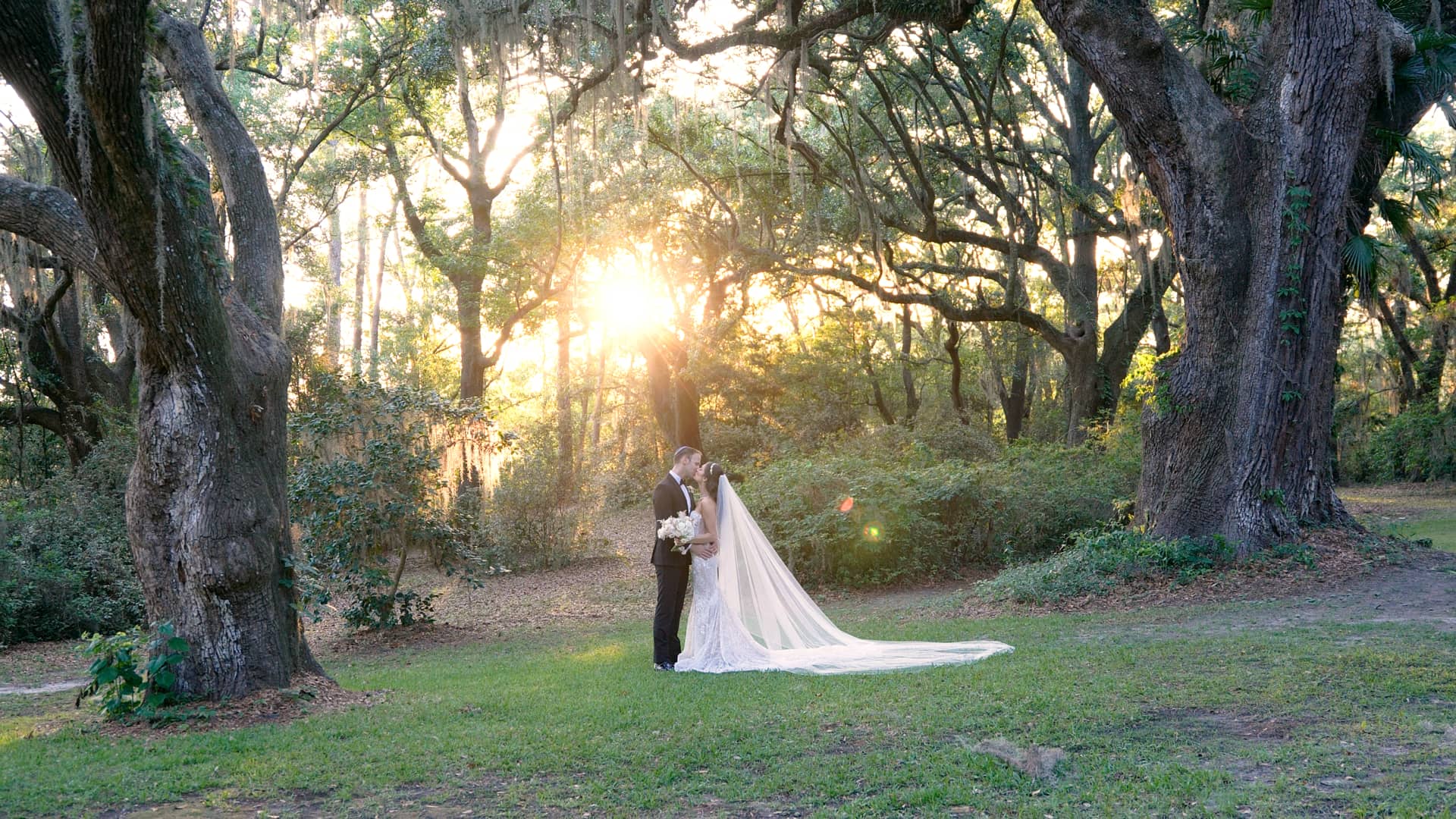 Charlotte & Warren // Charleston, SC // Legare Waring House on Vimeo
