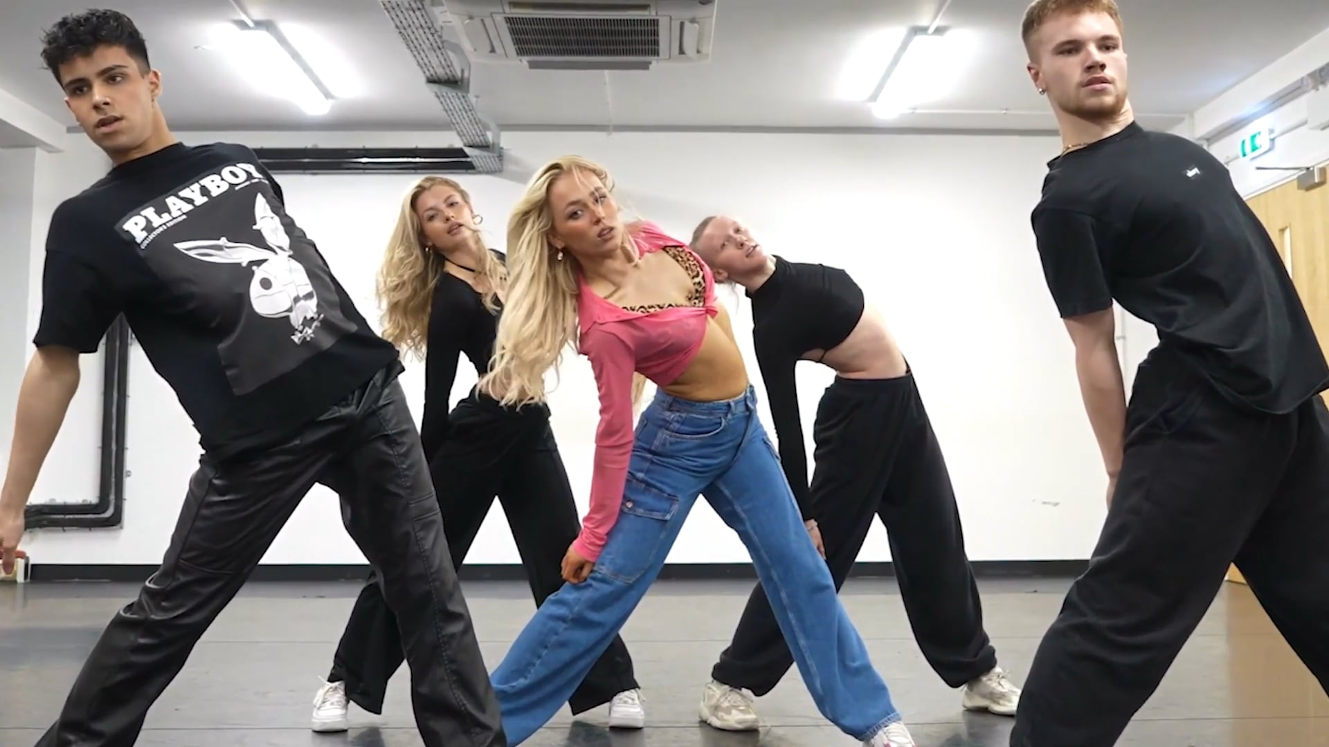 LAURA DOUGAN - SHOWREEL on Vimeo