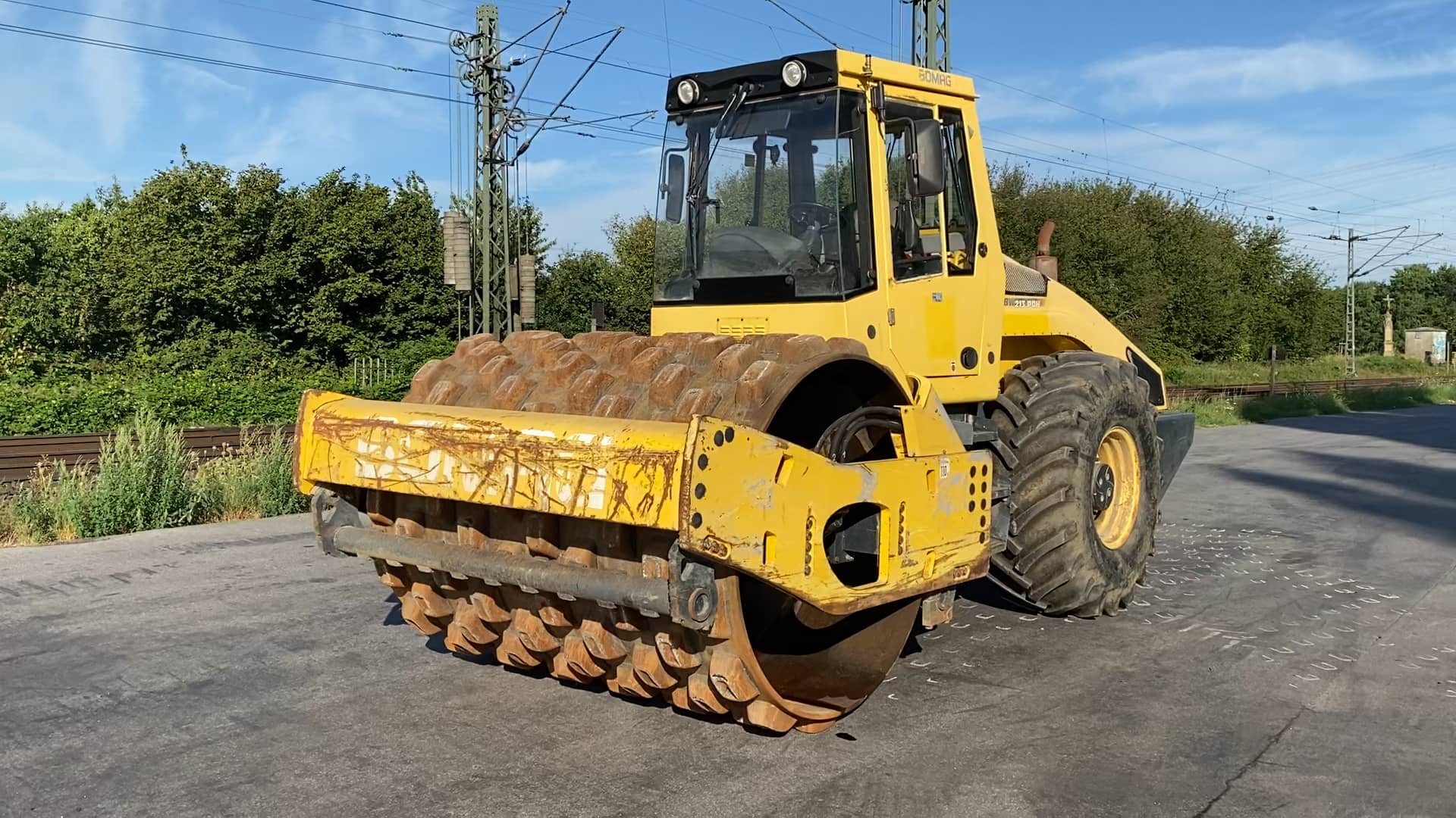 Bomag BW213PDH-4 Single Drum Vibrating Pad Foot Roller - Dormagen ...