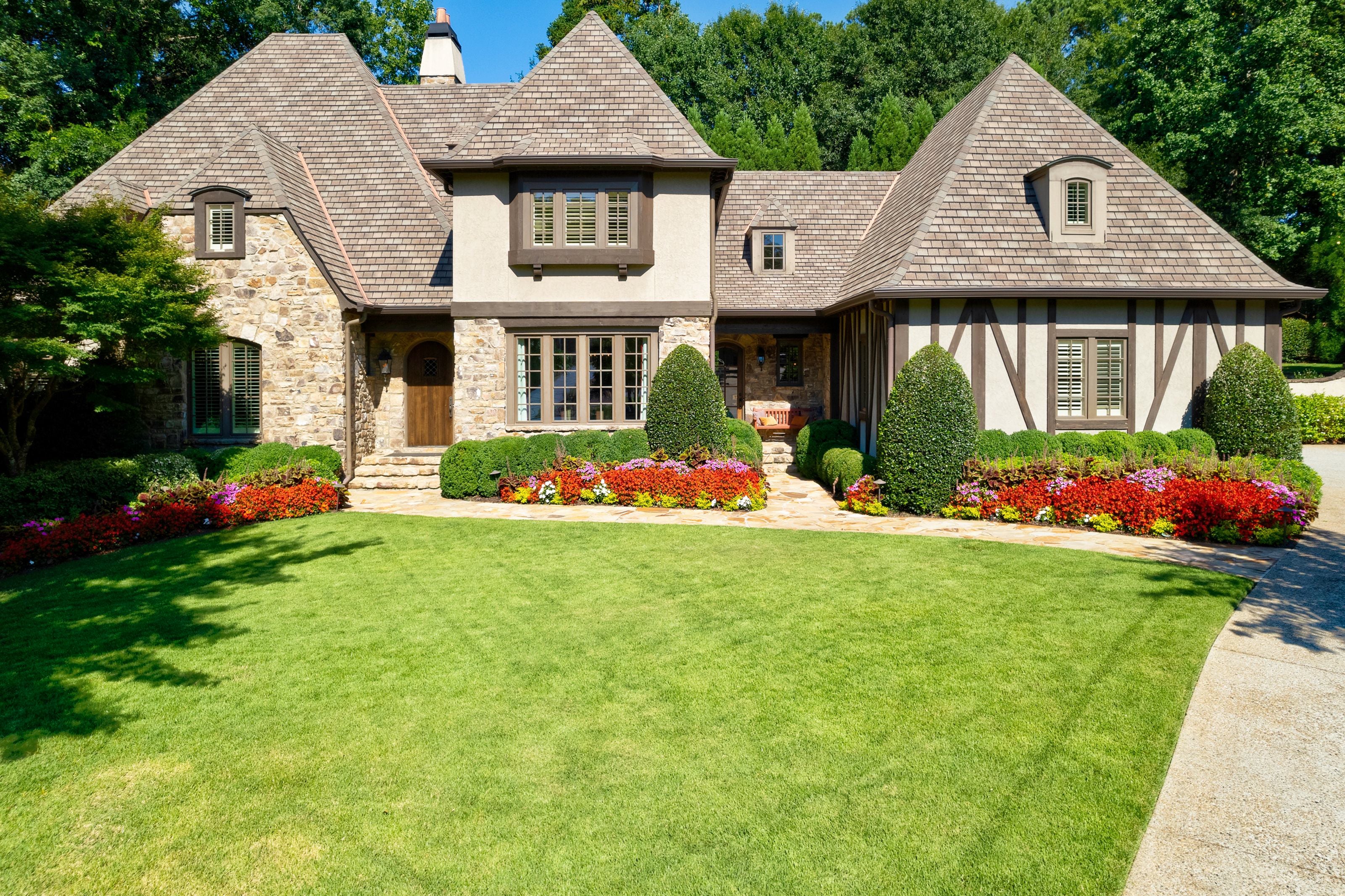 The Debbie Leonard Group - 4170 W Oaks Ct NE, Atlnata, GA 30342 on Vimeo