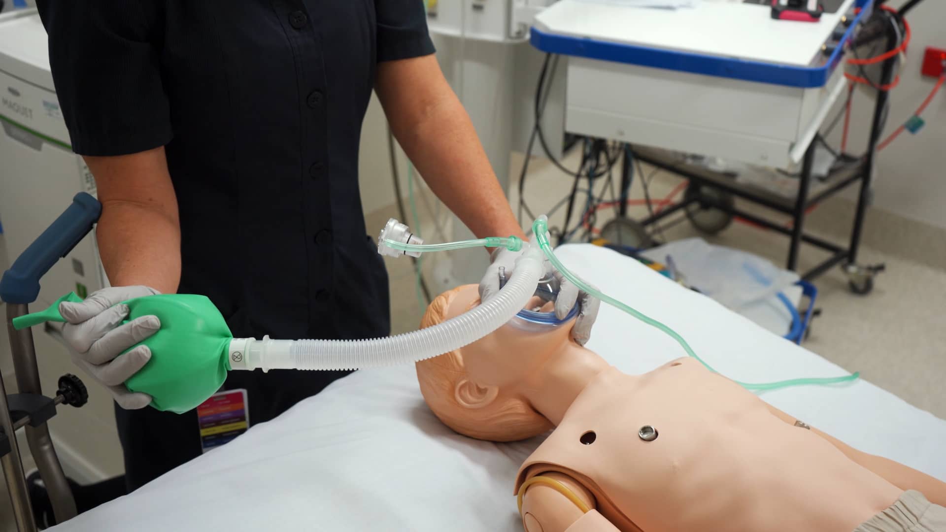 T-piece Ventilation with an anaesthetic bag on Vimeo