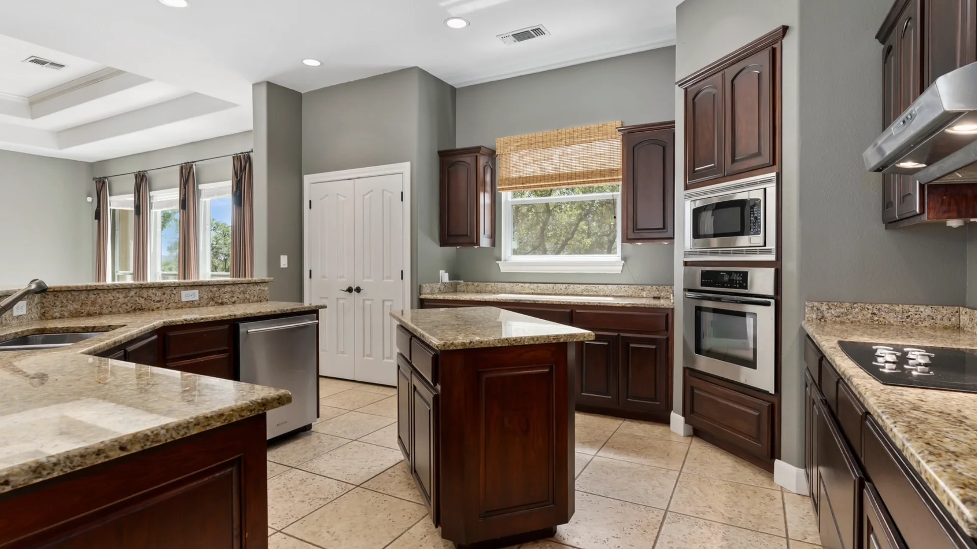 1703 Cactus Bluff on Vimeo