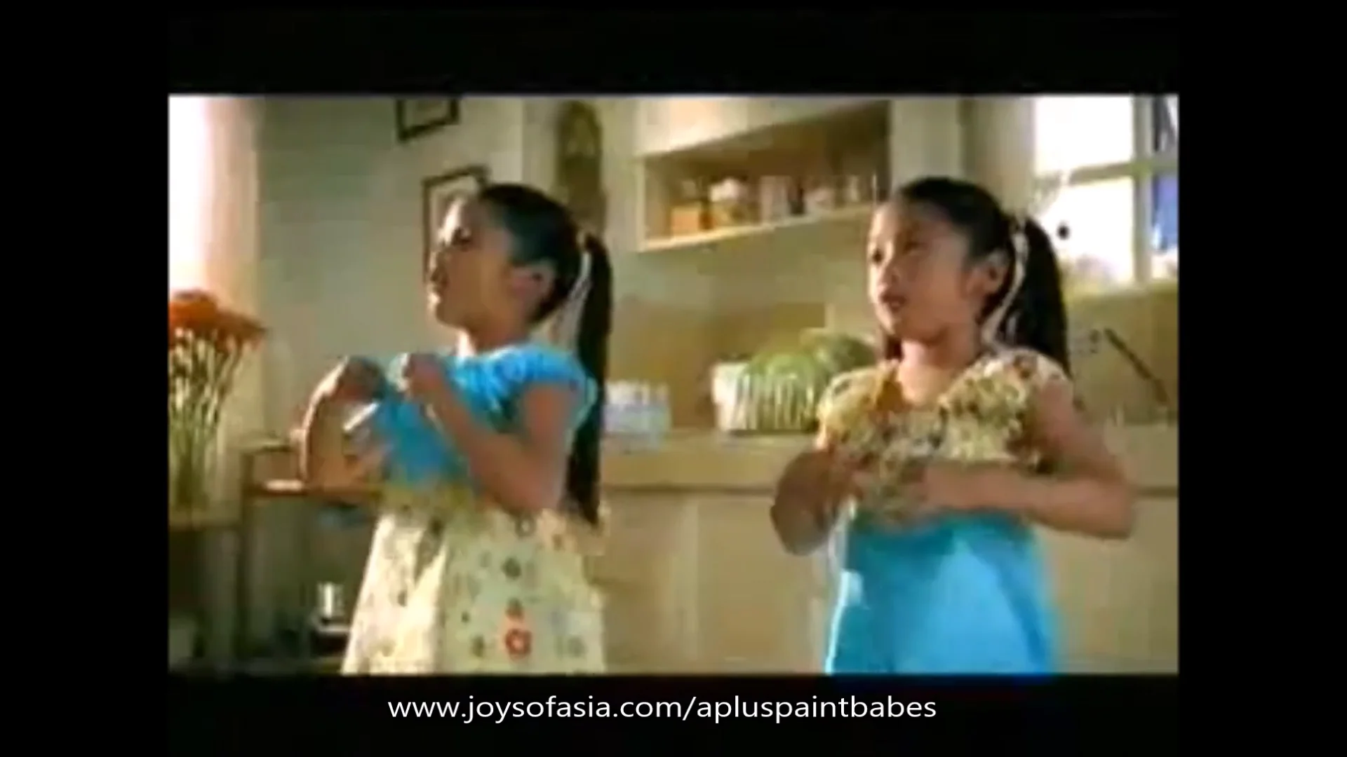 Lumen Twins _ 90s Surf Commercial - oDownloader.com (2).mp4 on Vimeo