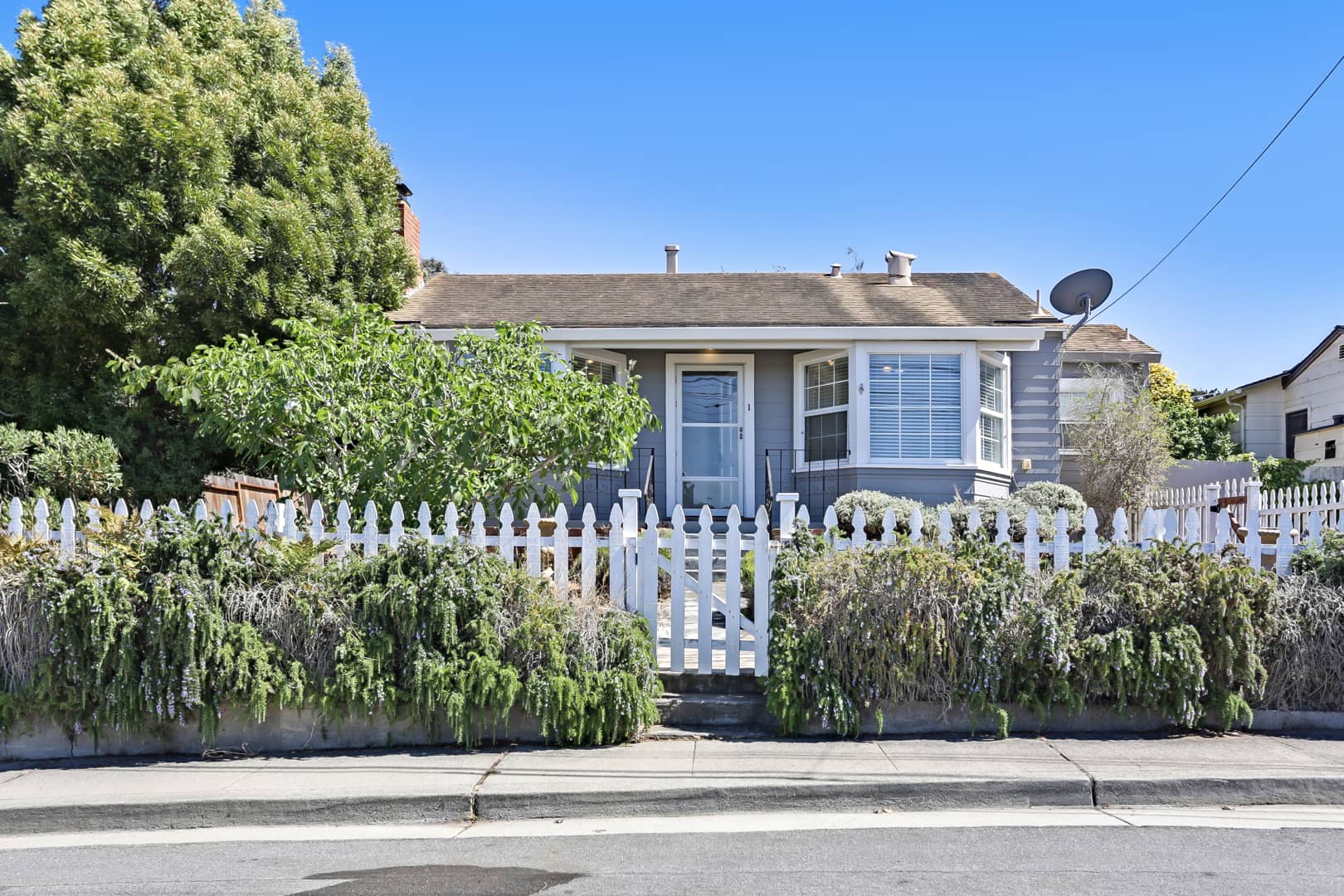 1 Fern Street, Monterey, CA 93940 on Vimeo