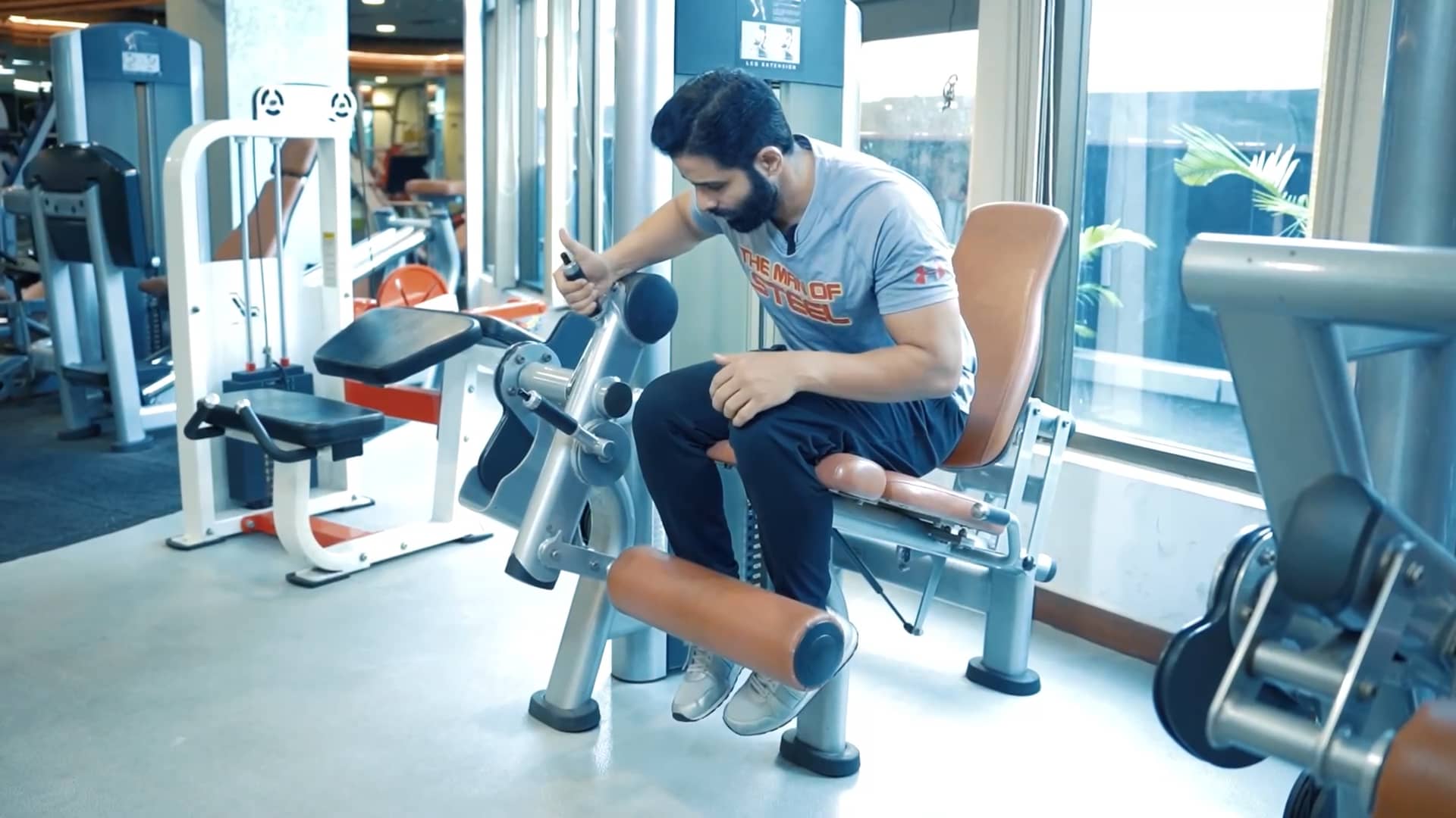 Leg extension Drop set. on Vimeo