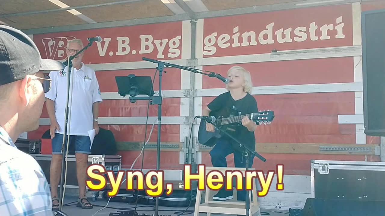 Henry synger og spiller on Vimeo