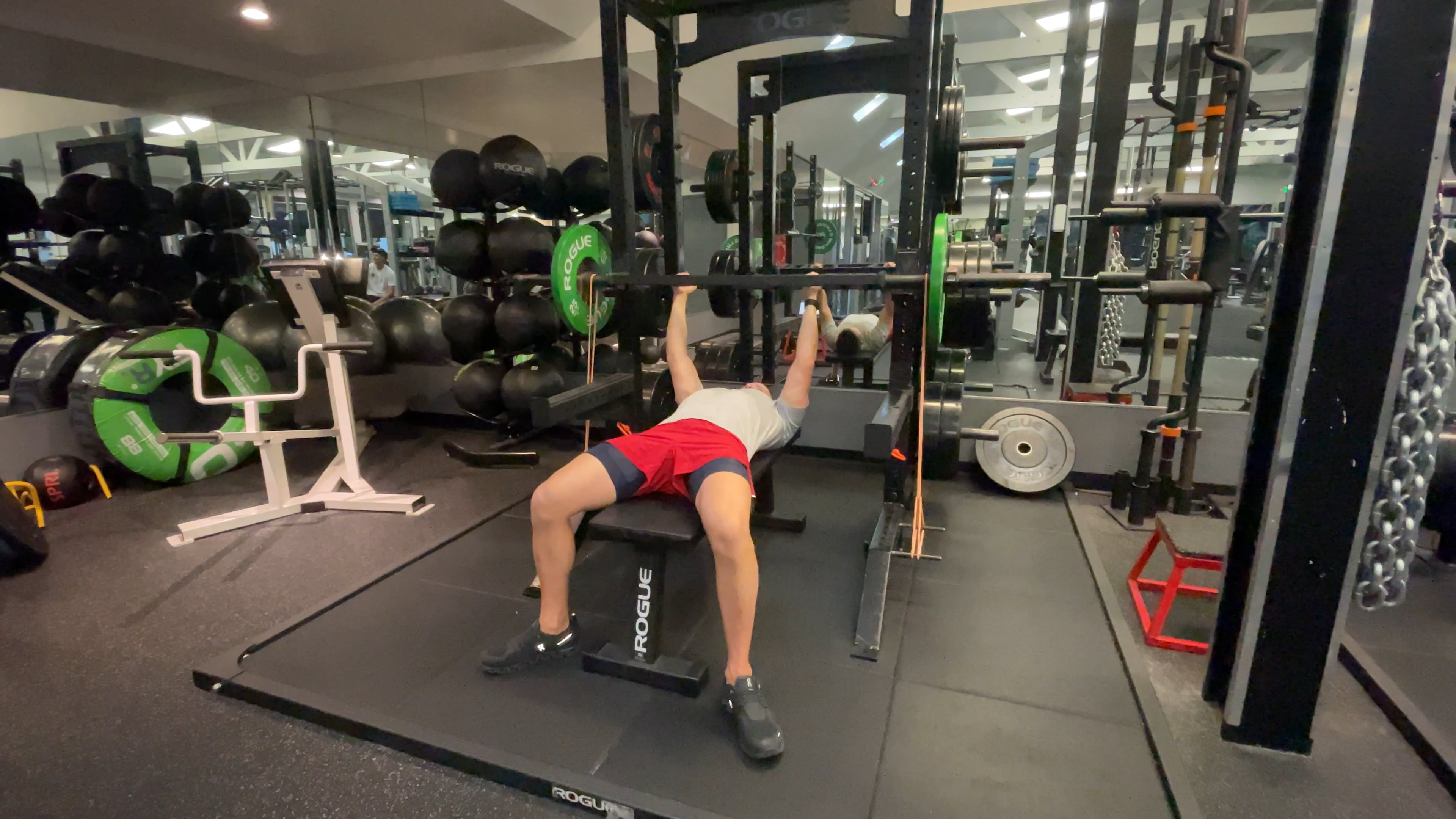 Football Bar Neutral Grip Bench Press w/ Bands on Vimeo