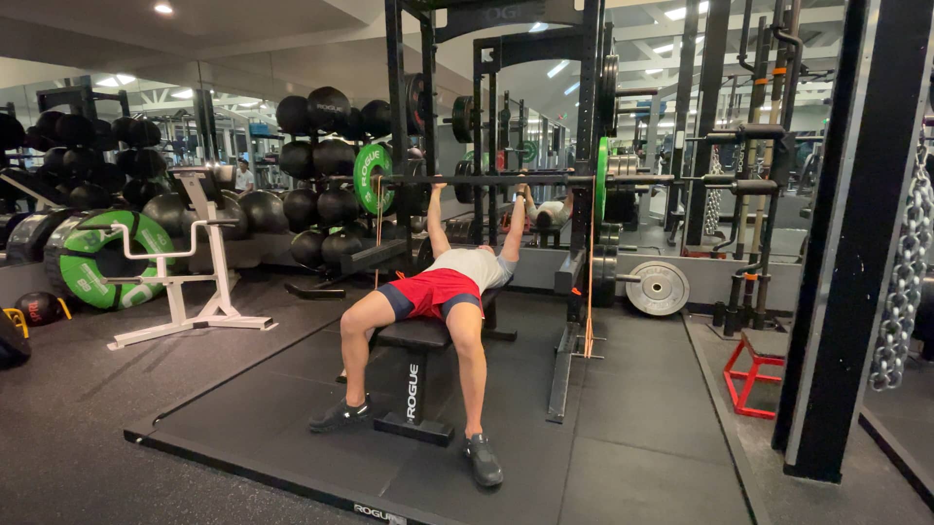 Football Bar Neutral Grip Bench Press w/ Bands on Vimeo