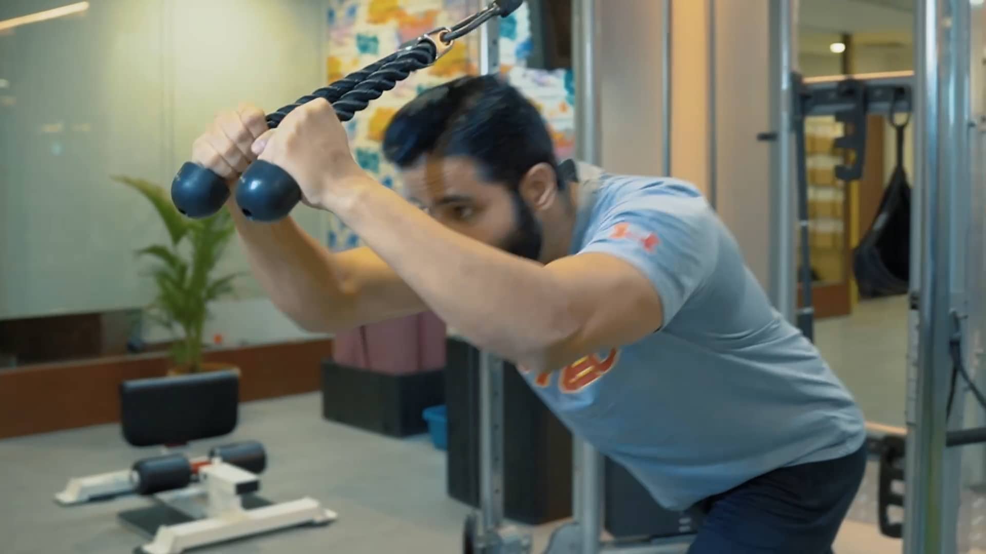 Rope extensions with close grip bench press superset on Vimeo