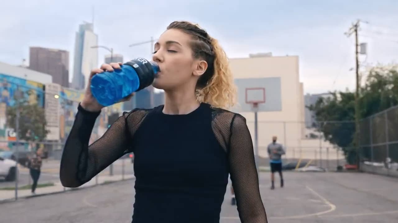 Powerade Commercial featuring Simone Biles & NBA Legends Chris Webber ...