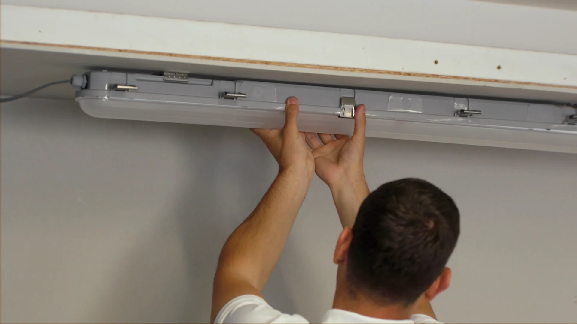 JCC ToughLED Pro Surface Mounting with Suspension Chain v1.1 on Vimeo