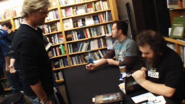 Patrick Rothfuss Signing "The Wise Man's Fear" on Vimeo