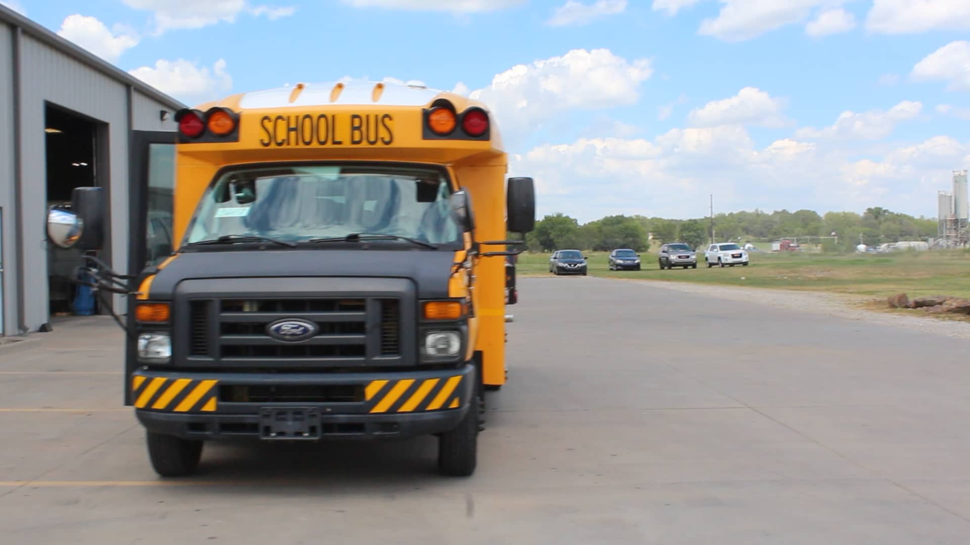 3687 - 2015 Ford TransTech 30 Passenger on Vimeo
