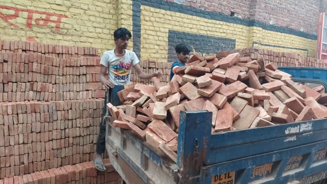 Bricks Loading Labour - Free video on Pixabay - Pixabay