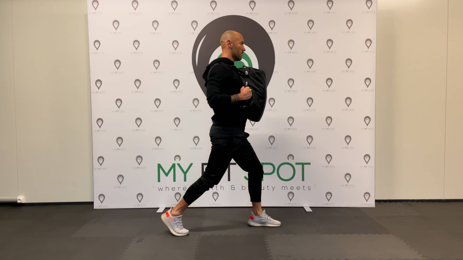 412-Bag-Split-Squat--iso-hold- on Vimeo