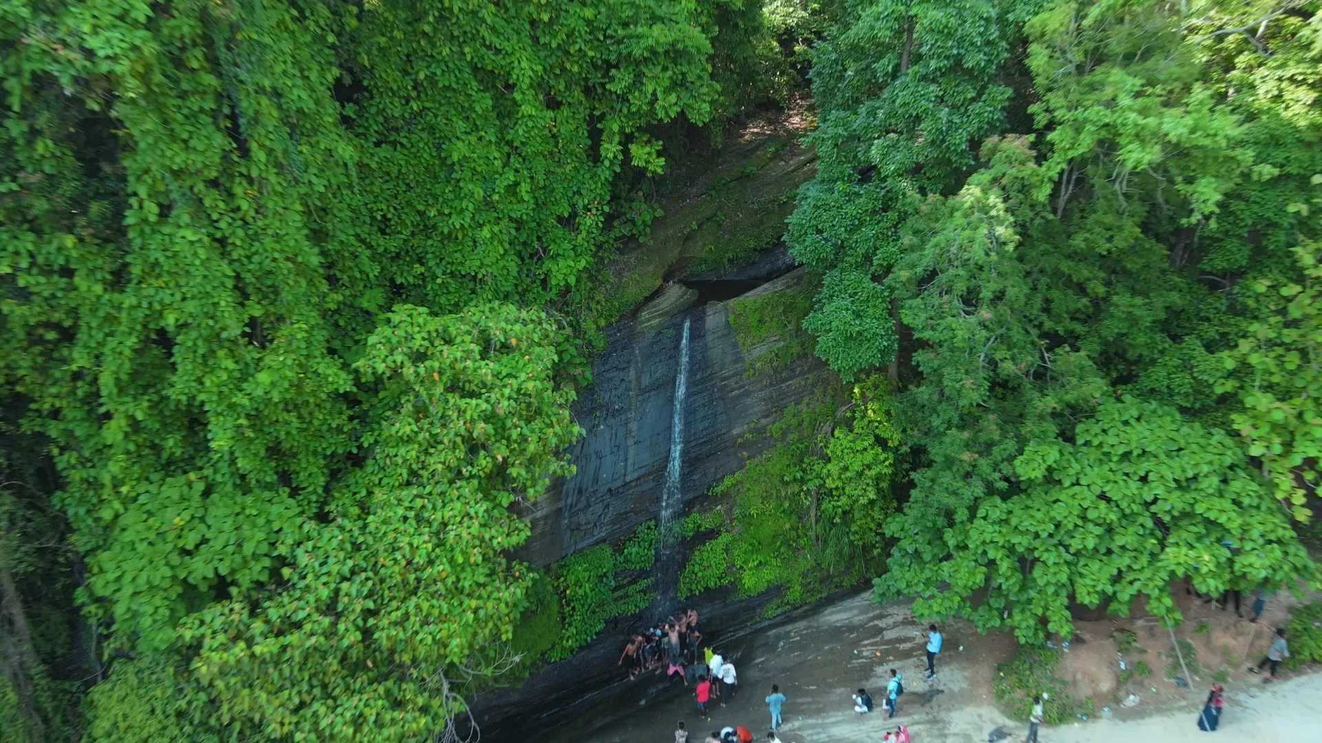 Travel vlogs on Vimeo