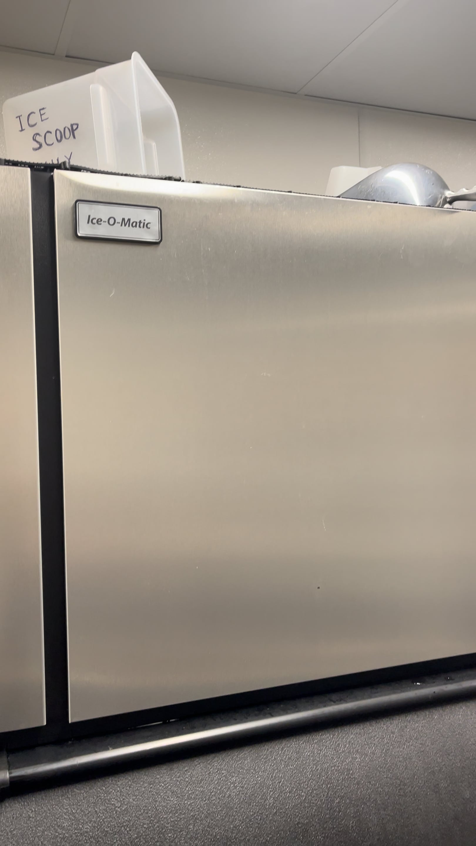 Starbucks 63532 Ice Machine on Vimeo